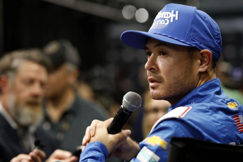 Kyle Larson Chili Bowl Run: Dirt-Track Triumphs and Tumbles