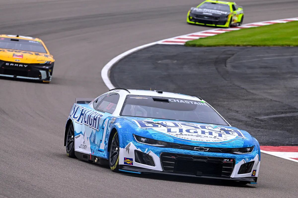 FOX Ends NASCAR Race Hub, Fans Claim 'NASCAR Is Dying'