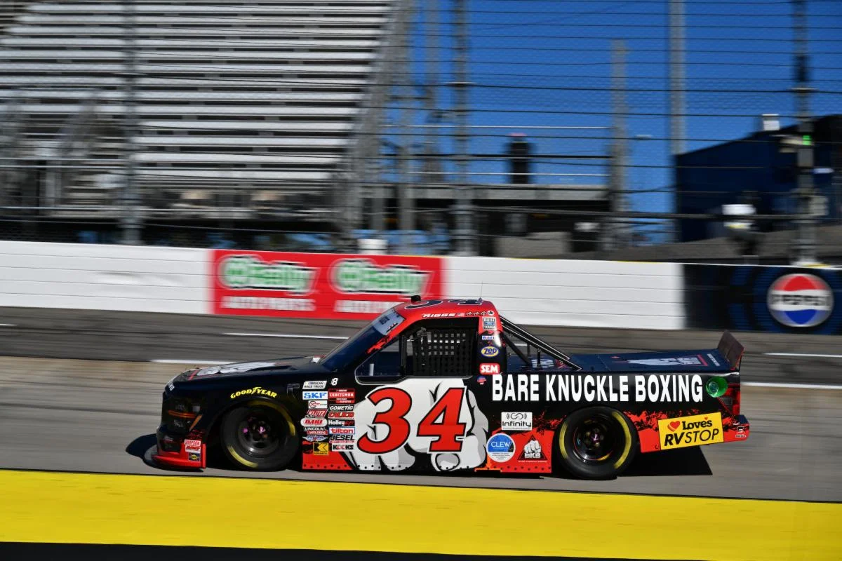 Front Row Motorsports Battles to Top Finishes at Martinsville