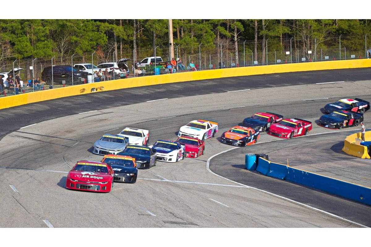 Darlington Raceway - Slicks And Sticks