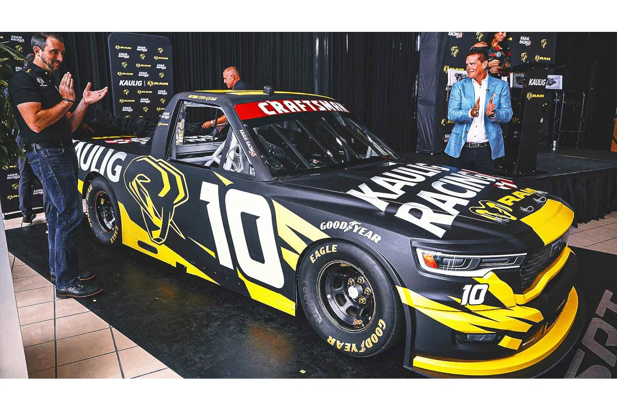 Tony Stewart Joins Kaulig Racing Truck Series for Daytona Comeback